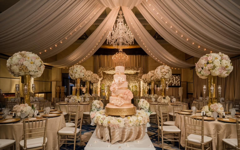 20 Irresistible Champagne Wedding Colors You’ll Love Forever - AdoroEvents
