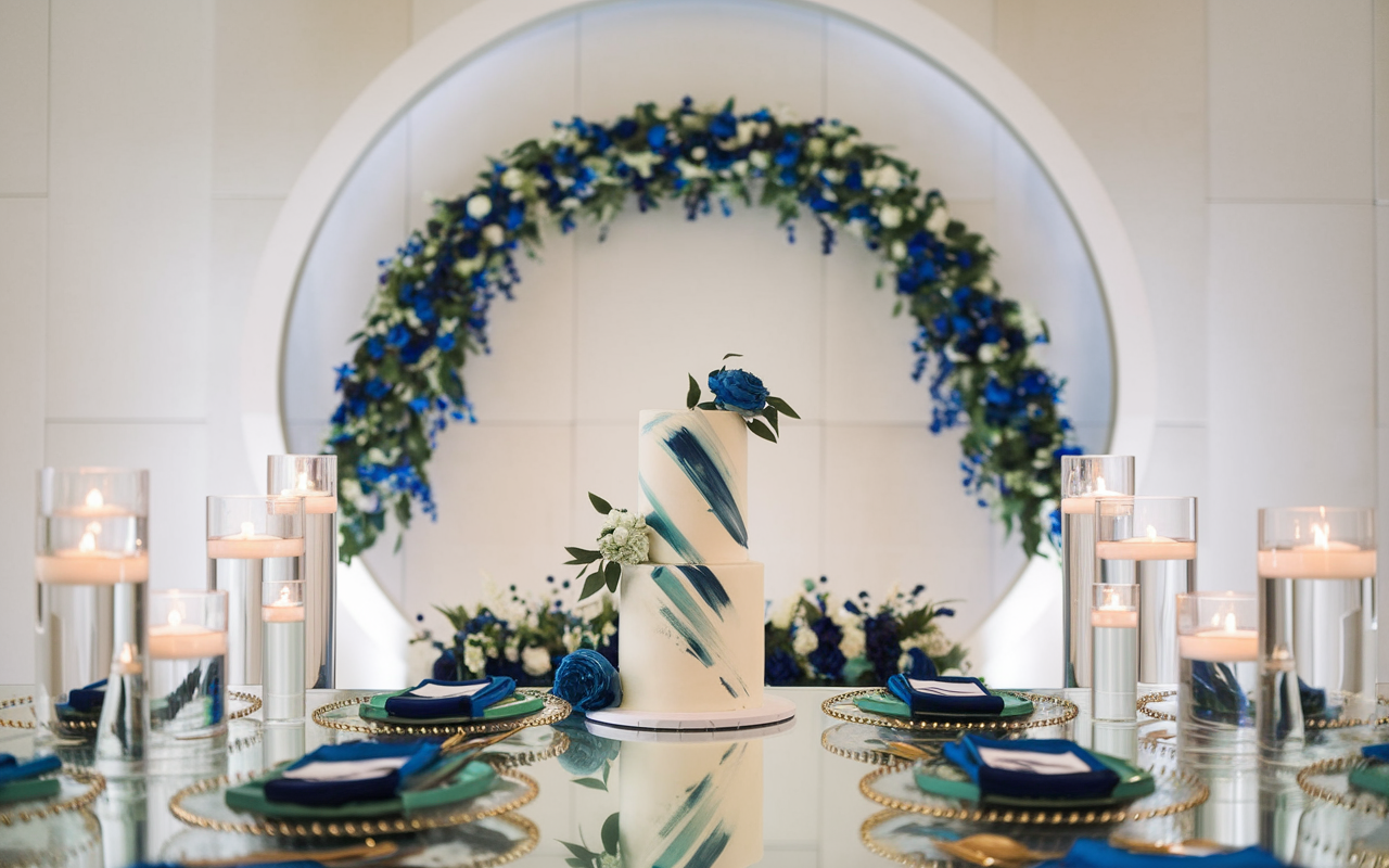 18 Timeless Royal Blue and Gray Wedding Ideas That Feel Like Old Money ...