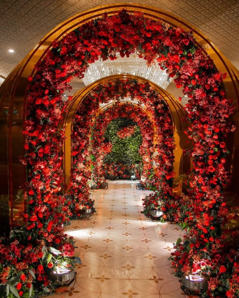 19 Red and Gold Wedding Ideas That Combine Romance with Regal Elegance ...