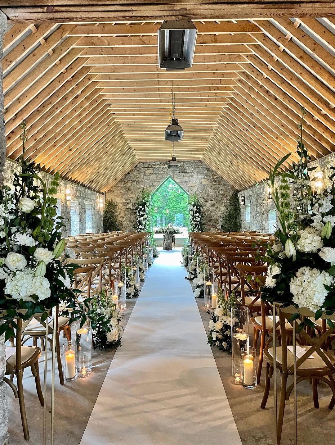 18 Barn Wedding Ideas That Combine Rustic Charm with Elegant Simplicity ...