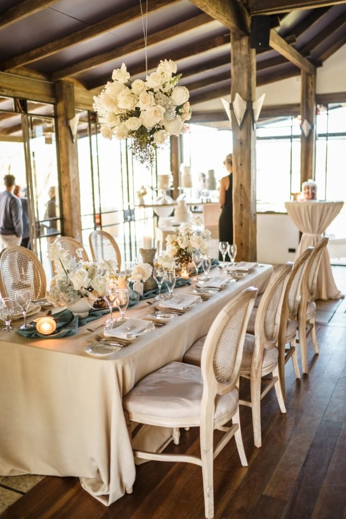 21 Wedding Table Decor Ideas That Set the Scene with Style - AdoroEvents