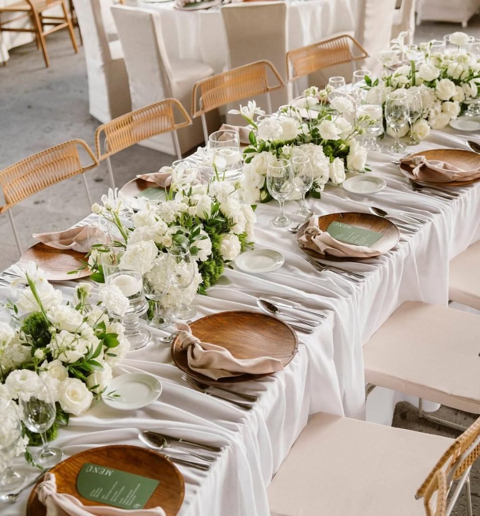 21 Wedding Table Decor Ideas That Set the Scene with Style - AdoroEvents