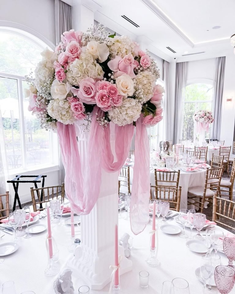 22 Wedding Centerpiece Ideas That Balance Beauty and Intentionality ...