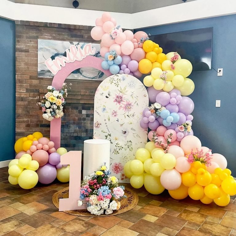 20+ 1st Birthday Theme Ideas for Girls That Are Sweet, Playful, and ...