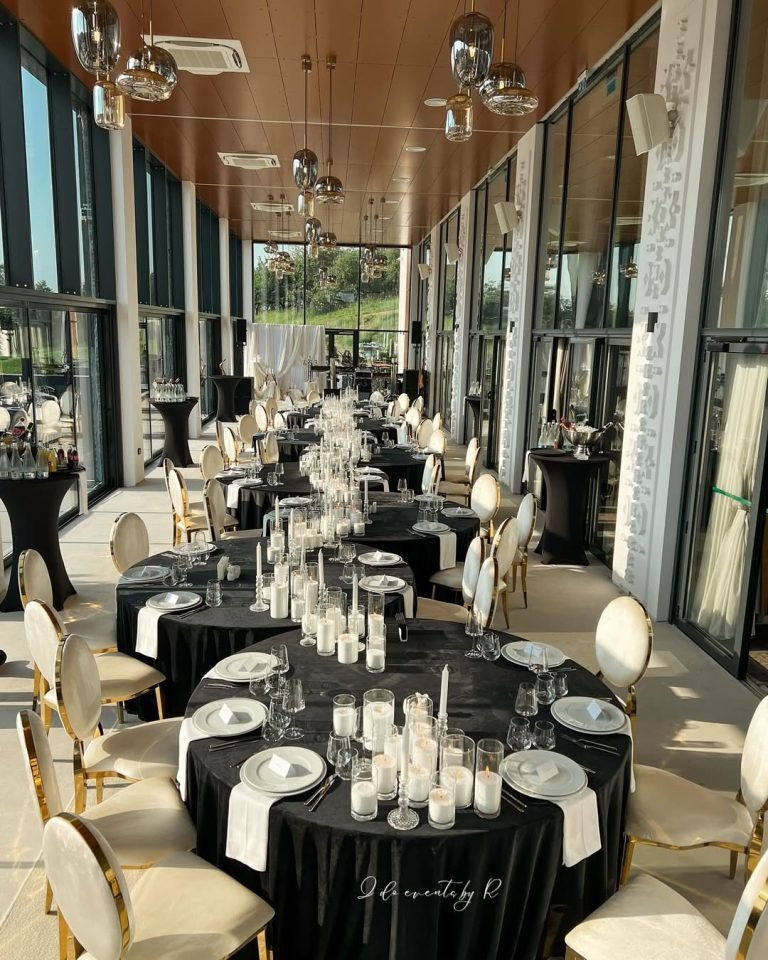 23 Statement-Making Black and White Table Setting Ideas That Are Too ...