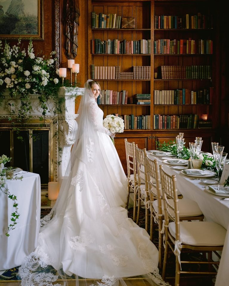 20 Library Wedding Ideas for Book-Loving Couples Who Want Every Detail ...