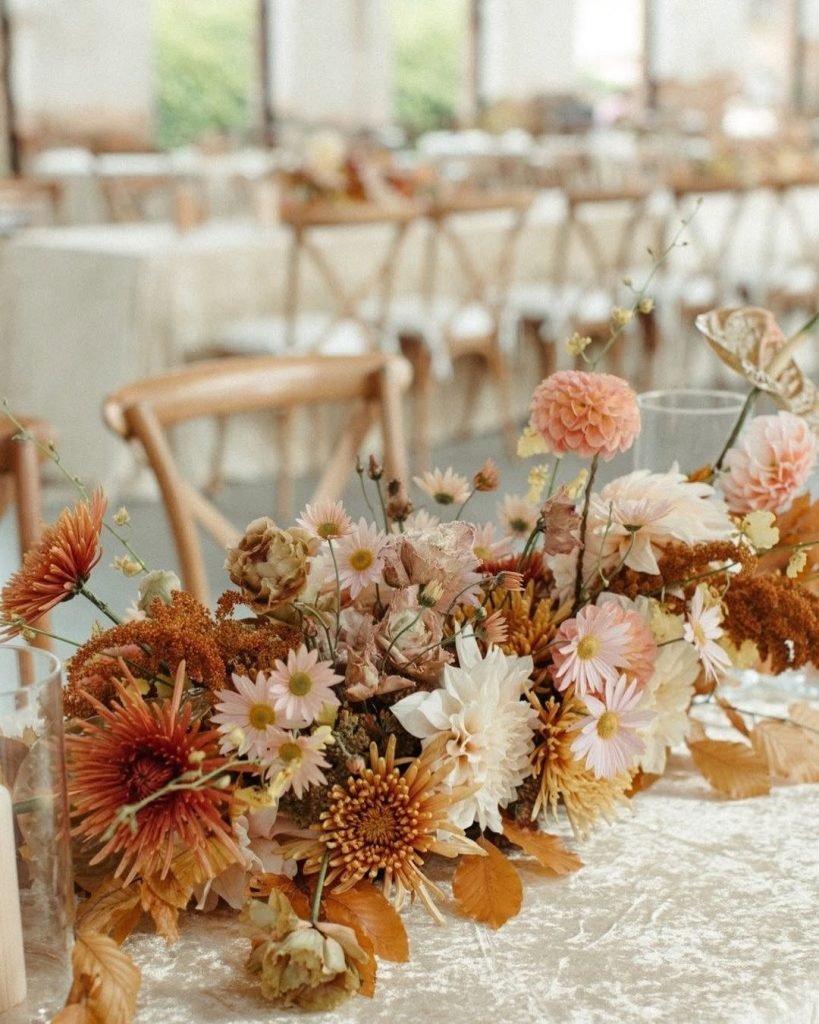 45 Minimalist Fall Wedding Centerpieces Ideas That Still Stun - AdoroEvents