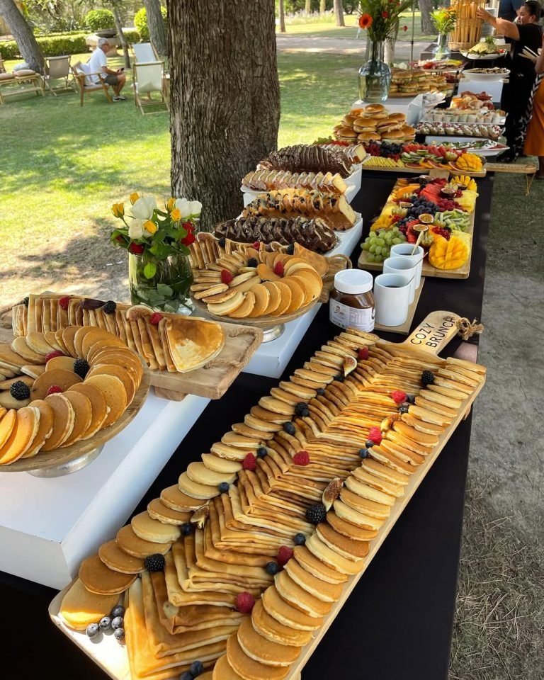 22 Fresh Backyard Brunch Wedding Ideas That Feel Effortlessly Luxe ...