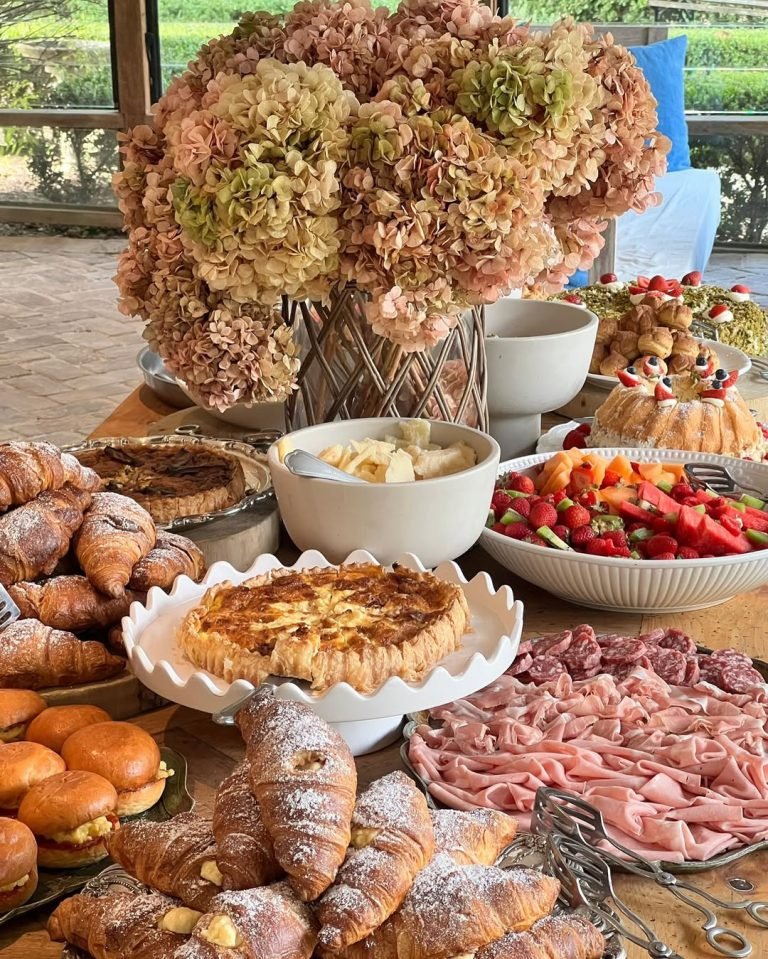 22 Fresh Backyard Brunch Wedding Ideas That Feel Effortlessly Luxe ...