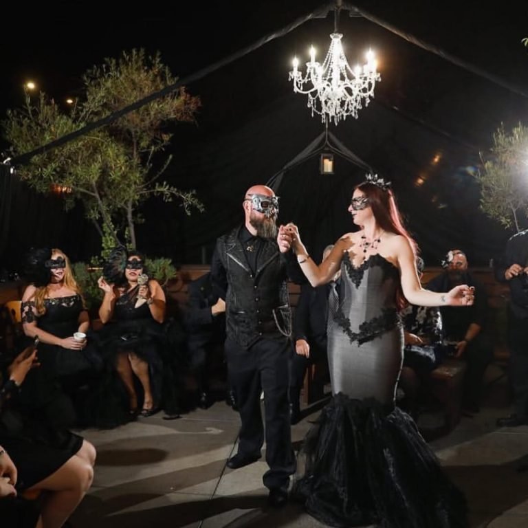 25 Spellbinding Halloween Wedding Dresses Ideas You Can't Afford to ...