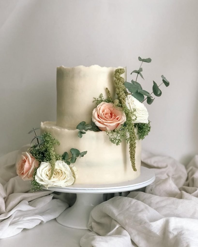 25 Timeless Minimal Wedding Cake Ideas That Prove Less Is Truly More ...