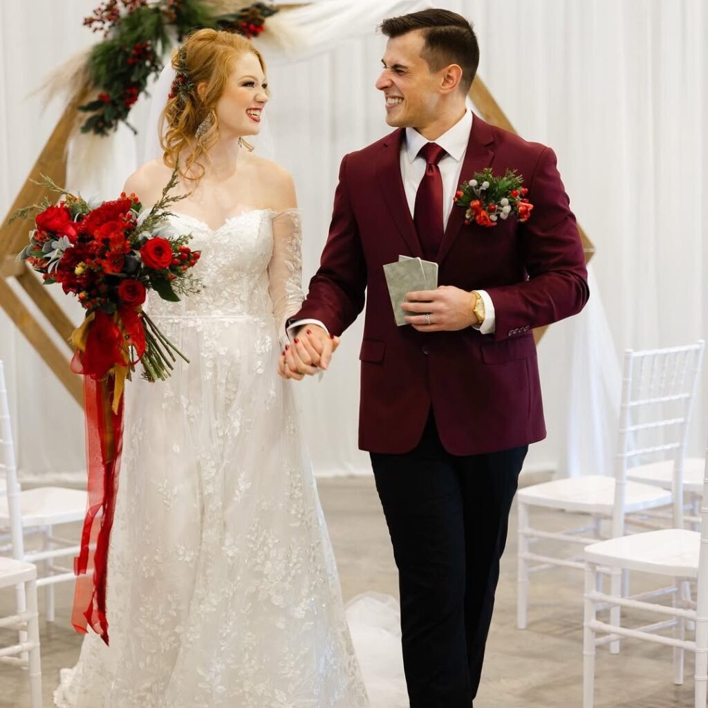 28 Elegant Christmas Wedding Dresses Ideas That Redefine Holiday Chic ...