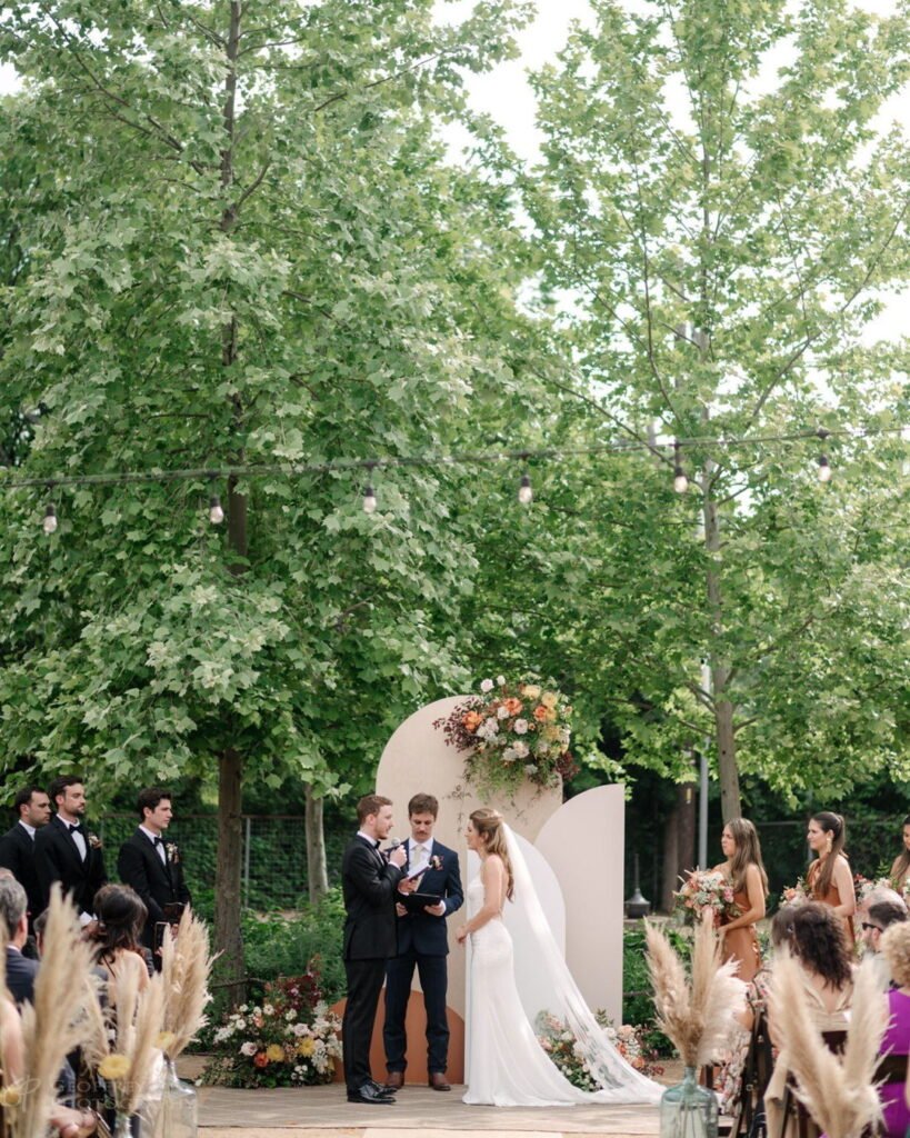 25 *Insanely Gorgeous* Fall Outdoor Wedding Ideas You Can’t Afford to ...
