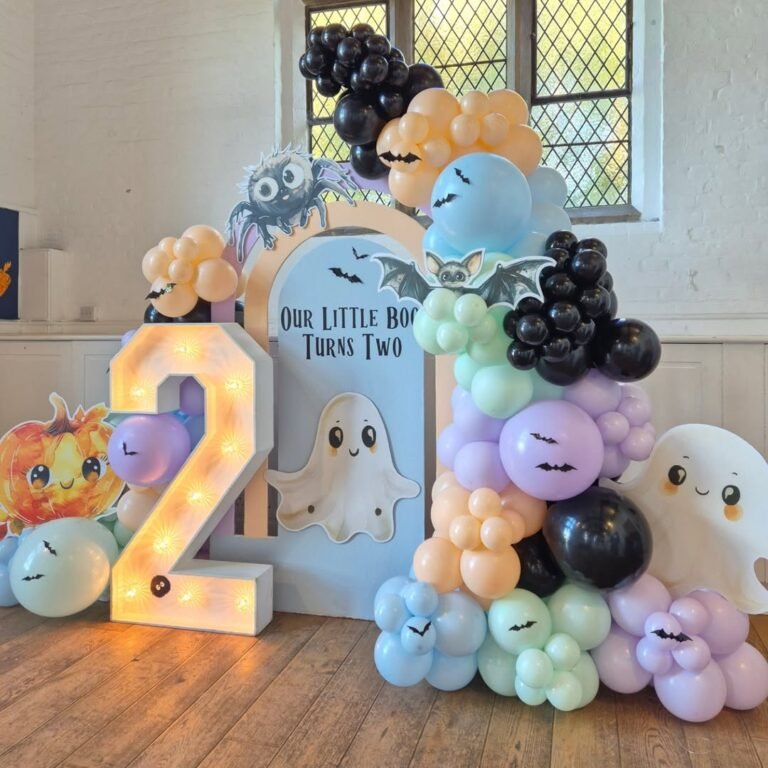 25 *Macabre* Halloween Birthday Decor Ideas Straight From the Shadows ...